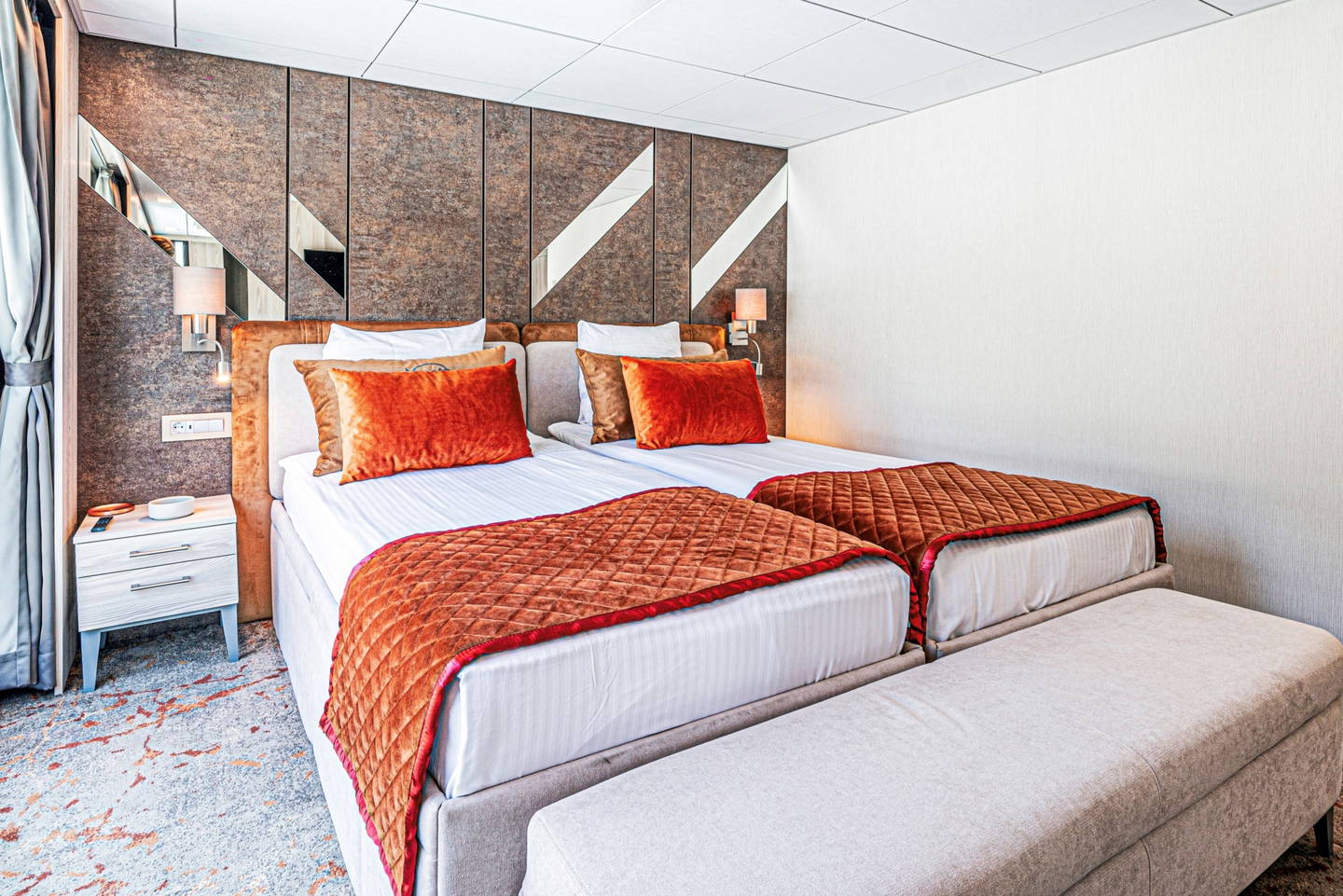 MS Vivienne – Escape Travel